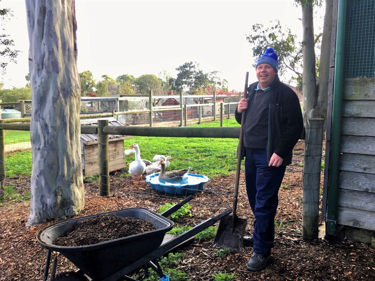 Volunteer at Bundoora Park Farm City of Darebin