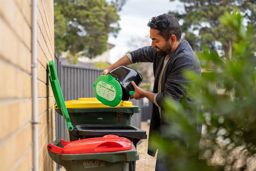 Report a damaged bin City of Darebin